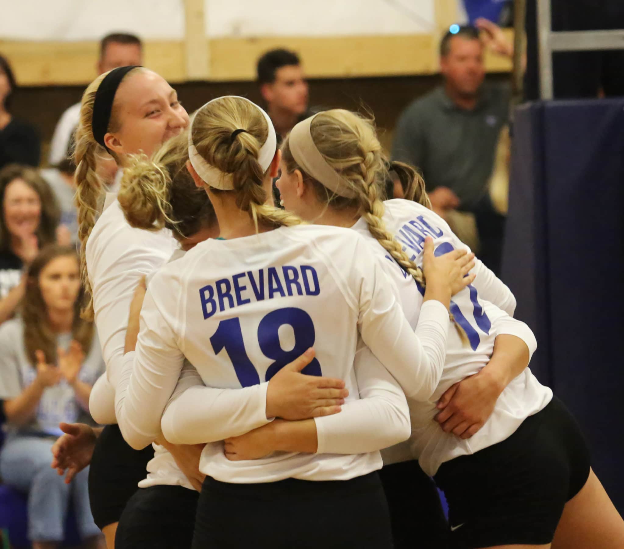 Volleyball Earns Four Set Wins Over LaGrange, Maryville - Brevard College